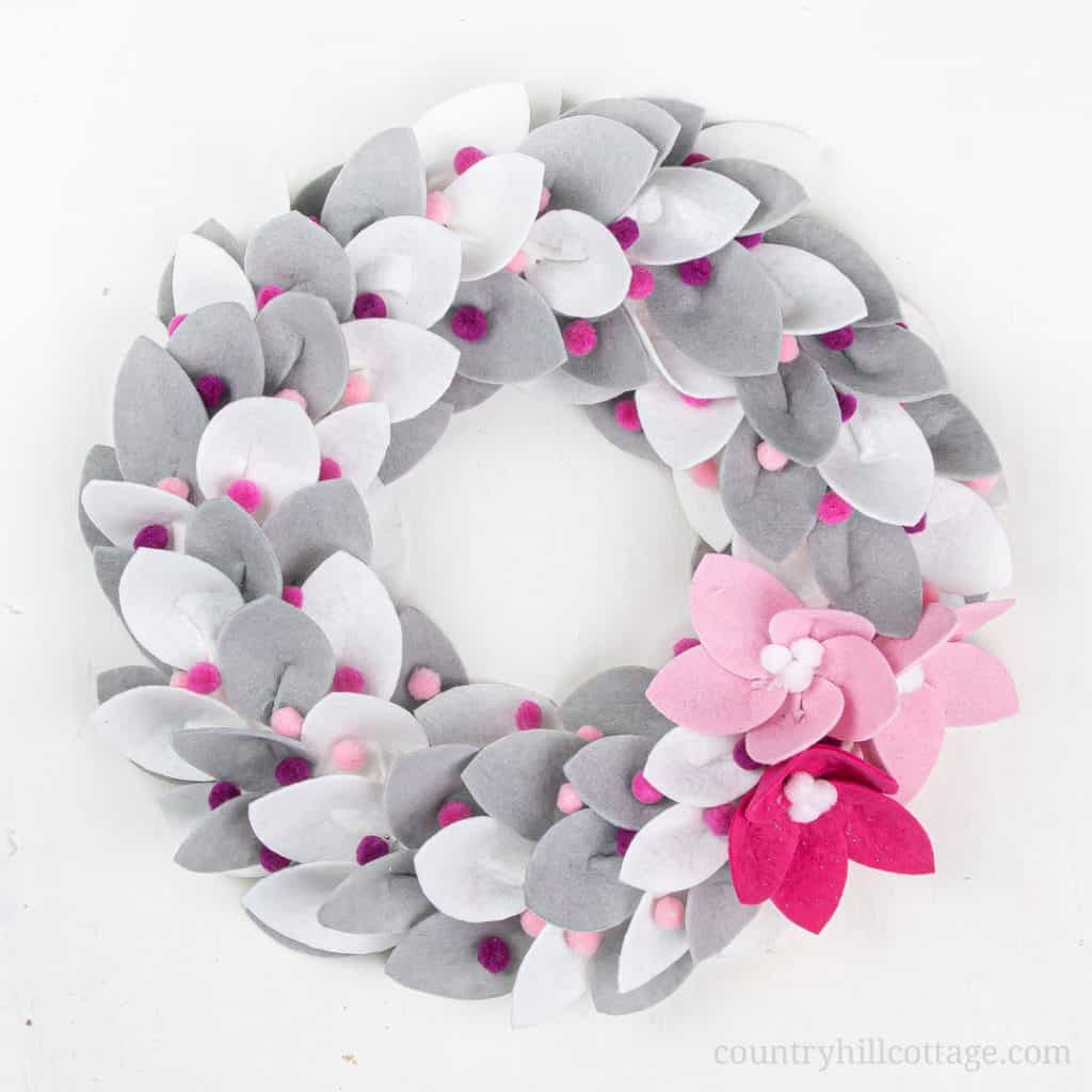 DIY Christmas Felt Wreath with Felt Poinsettia 2 Ways