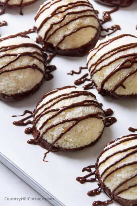 Condensed Milk Coconut Macaroons {Eggless Recipe}