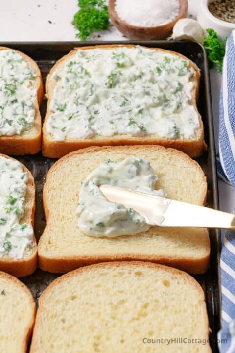 How To Make Garlic Bread With Regular Bread