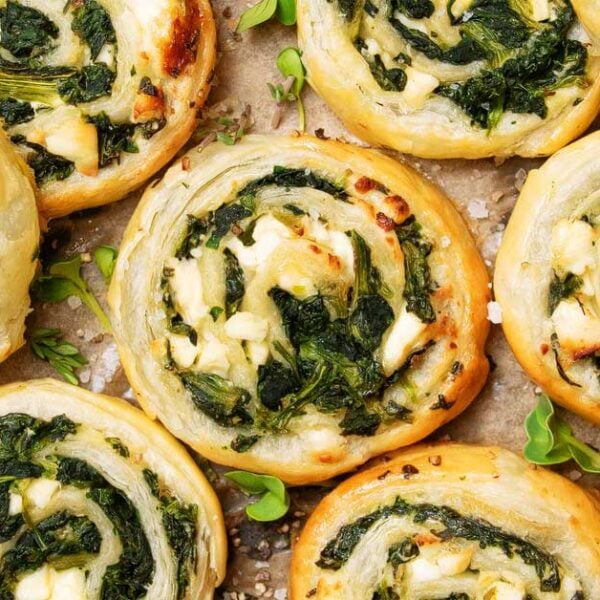 Spinach Pinwheels {Easy 20 Min Recipe}